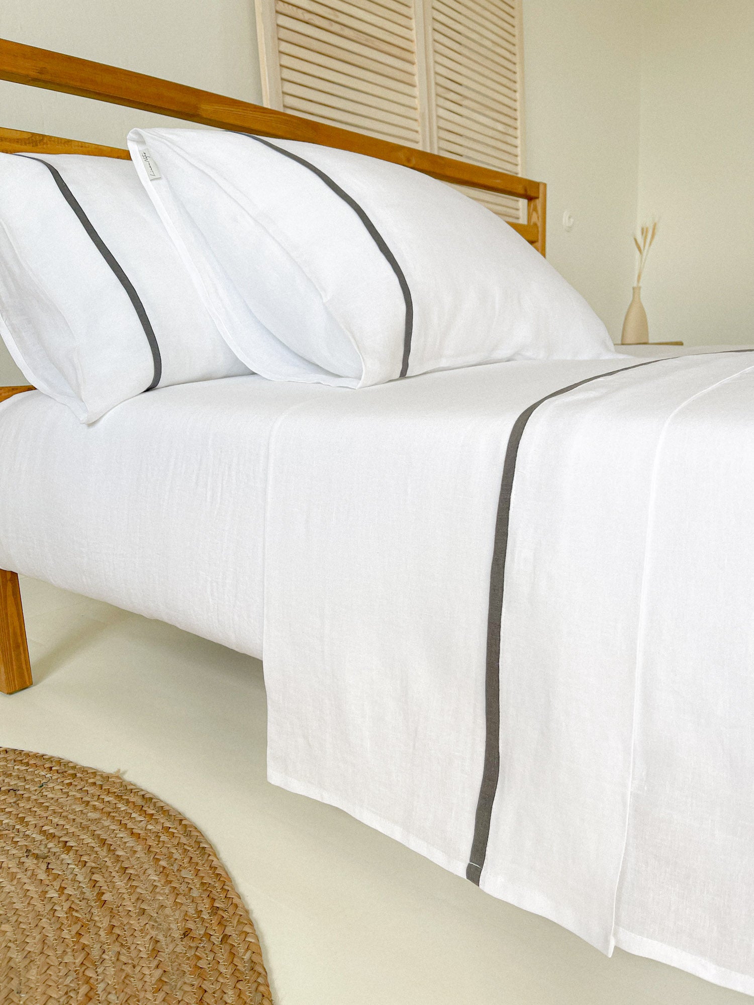 White Linen Sheet set with Dark Gray Trim | Linen Notes